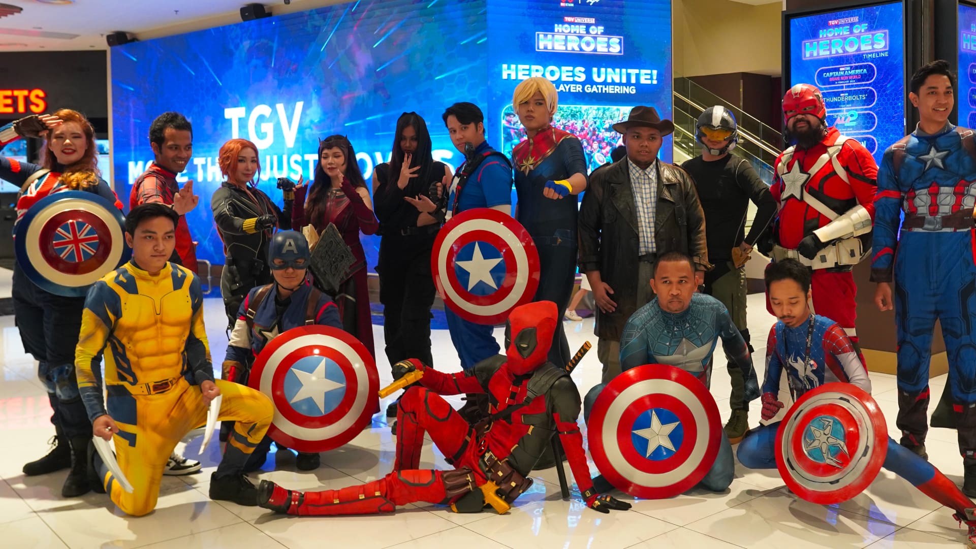 Cosplayer Assemble - TGV Cinemas